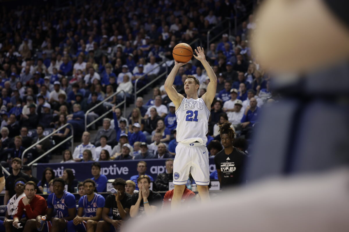 Complete domination: Cougars whip No. 23 Kansas 91-57 in Marriott ...